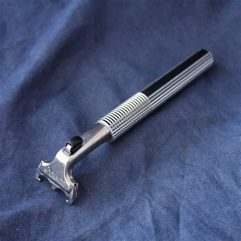 Vintage Gillette Atra Plus Black Razor Contour Plus Darwin Shaving