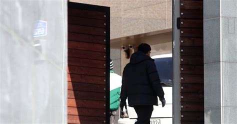 이삿짐 차량 드나드는 박근혜 달성군 사저