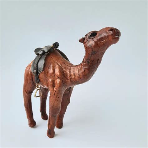 Вінтажна шкіряна фігурка верблюда — ціна 200 грн у каталозі Статуетки Купити товари для дому та