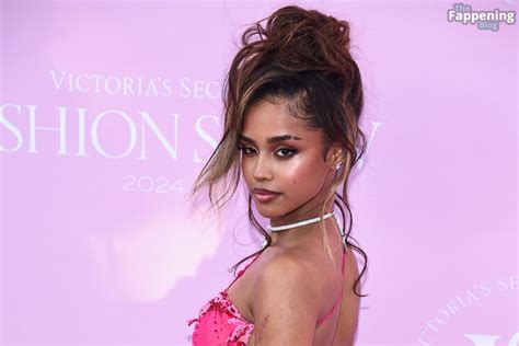Tyla Looks Pretty At The Victorias Secret Show Fappening