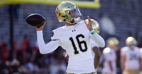 Notre Dame Qb Anthony Rezac Plans To Enter Ncaa Transfer Portal Yahoo