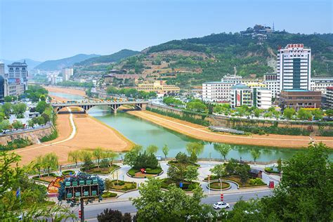 延安城市 全景图 大山谷图库