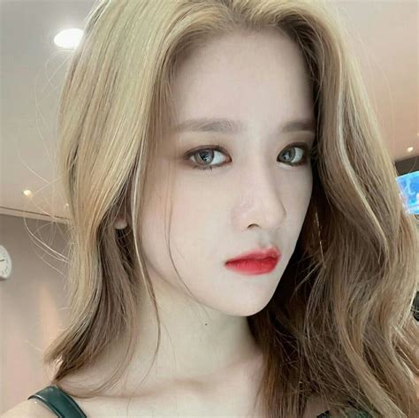 Pin By Jungkooks Earring On Exy Cosmic Girls Kpop Girls Girl