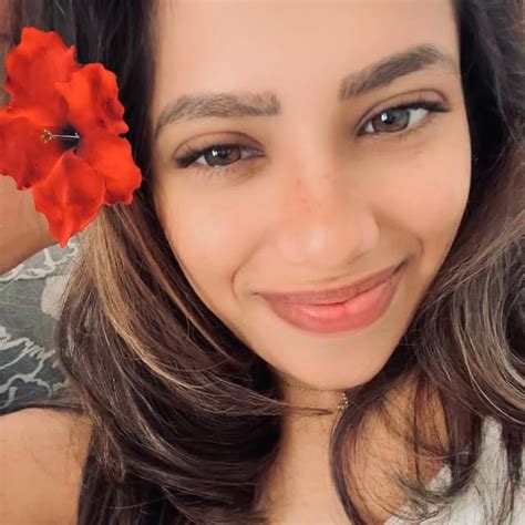 Dilki Nirasha D I L K I Nirasha • Threads Say More