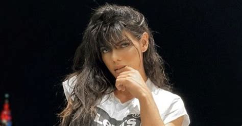 하루 100번씩 오르가슴 느낀다는 모델 고통스럽다