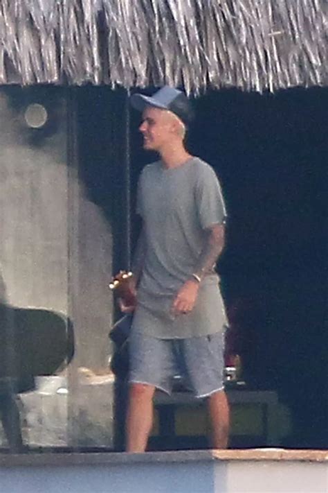 Justin Bieber And His Penis On Holiday Mirror Online