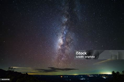 손잡이 돌 지상에 은하계는 이름 Lan 힌 Pum 관점 푸 힌 롱 Kla 국립 공원에서 핏 사 눌 록 태국에서 0명에 대한 스톡 사진 및 기타 이미지 Istock