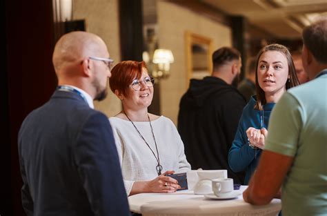 Як долати виклики війни київський форум зібрав світових лідерів думок Вечірній Київ