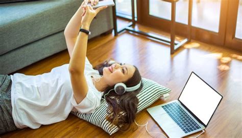 Enhanced Ergonomics For Consumer Electronics • Modern Plastics Global