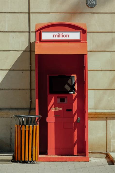 Atm 거리 거리 장면 공공 서비스 금융 금융 거래 금융 기관 금융 기술 금융 서비스 기계 기술 나무