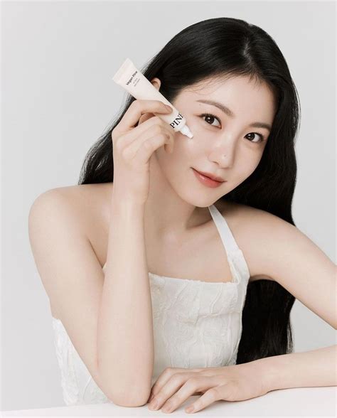Shin Yeeun Skincare Products Photography Model Photography Asian Model