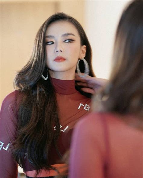 ส่องความสวย แพรวา ณิชาภัทร นักแสดงสาวชื่อดัง