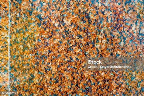 배경 텍스처 블루 얇은 명주 그물입니다 화강암 돌은 광택 그것은 풍부한 붉은 세분화 된 화강암 0명에 대한 스톡 사진 및 기타 이미지 Istock