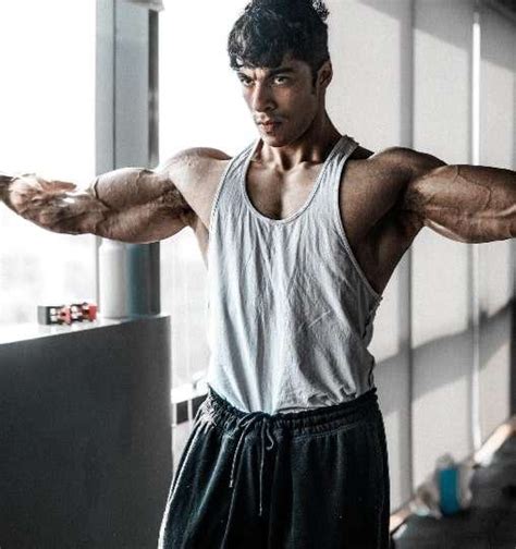 Saket Gokhale Bodybuilder Age Gf Height And Net Worth