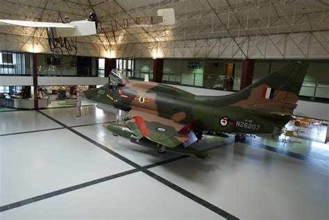 무료 이미지 공항 비행기 항공기 공군 차량 박물관 세계 격납고 관광 명소 맥도넬 하늘빛 더글러스 A4c 전투기 스케일 모델 지구의 분위기