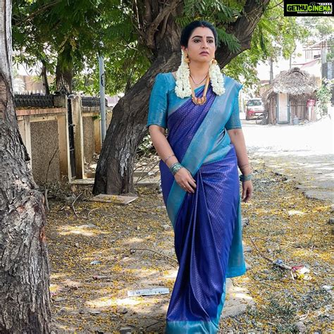 sujitha instagram click 📸 work gap ல photo 🤩 beautiful saree and