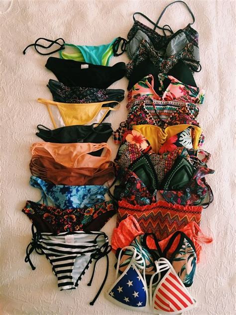 7 Hot Sexy Emma Hettrick Bikini Pics