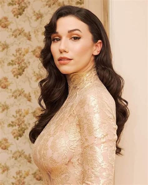 Grace Caroline Currey Fulton Hollywood Actress Photos Stylists