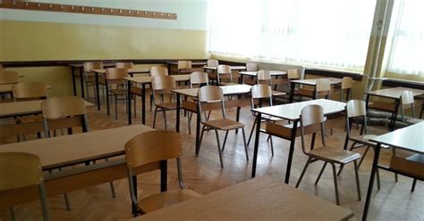 Shkurtohen Orët E Mësimit Organizimi U Lihet Në Dorë Drejtorive Të