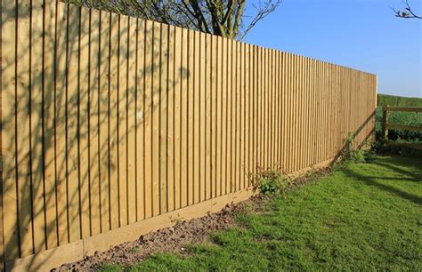 Jacksons Traditional Featherboard Closeboard Fencing