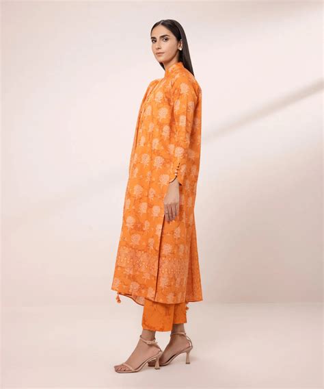Sapphire Unstitched 3 Piece Paste Printed Lawn Suit Amna Batool