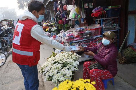 နှစ်တစ်ရာပြည့် အမျိုးသားအောင်ပွဲနေ့ အထိမ်းအမှတ် သတင်းစကားလက်ကမ်းစာစောင်များကို လူစည်ကားရာနေရာမ