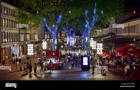Boston Market Street Shopping Avenue Nest To Quincy Market At Night