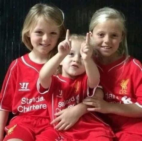 Soccer History မနေ့ကပွဲအပြီးမှာ ကာဗာနီတယောက် ပေါက်ကွဲပြီး အဝတ်လဲခန်းထဲ ပြန်အဝင် လမ်းမှာတွေ့တဲ့