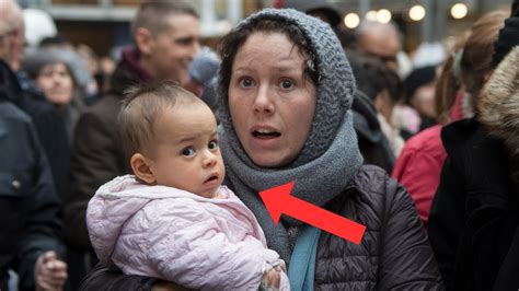 억만장자가 노숙자 여성에게 아이를 낳아달라 요청했지만 아이가 모두를 놀라게 하다 Youtube