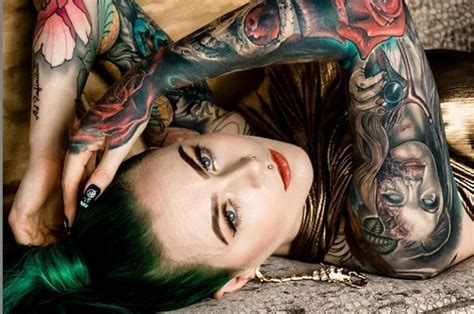 온몸을 화려한 ‘문신으로 덮은 여성의 ‘반전 직업 네이버 블로그