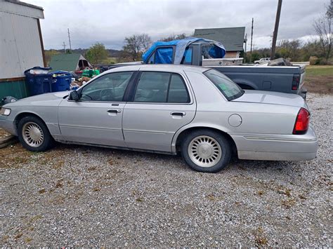 1999 Ford Grand Marquis · Gray