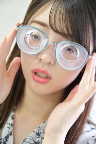 瓶底眼鏡っ娘 歌恋