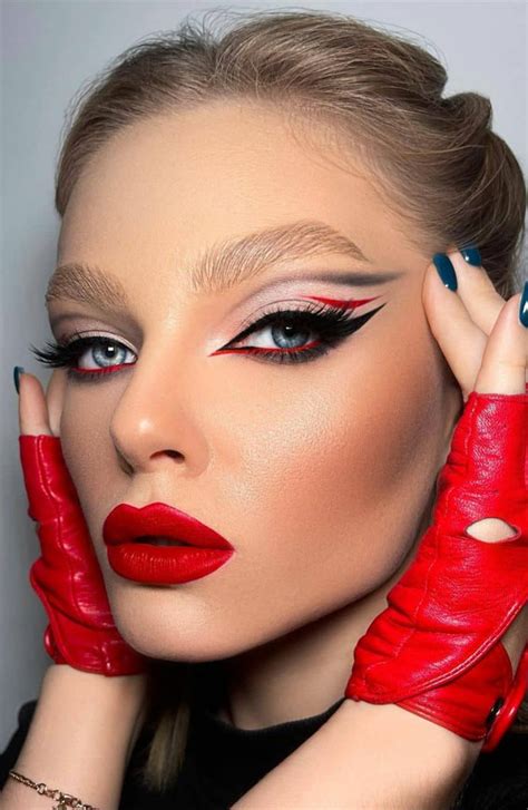 Dark Makeup Ideas