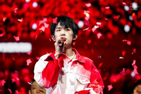 12 22易烊千玺2019玊尔演唱会 高清图片，堆糖，美图壁纸兴趣社区