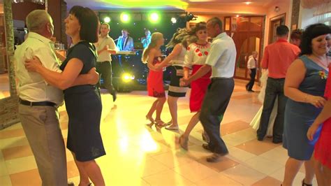 Гурт "Княжий" - "Бджоли" (полька) - YouTube