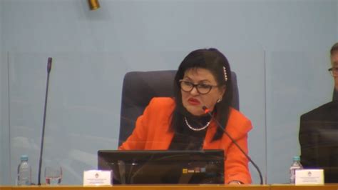 Svi se pitaju jedno Ko je Nataša Radulović i šta znači obadati se DIREKT PORTAL