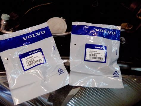 Форсунки стеклоомывателя и реснички — Mitsubishi Lancer IX, 1,6 л, 2006 ...