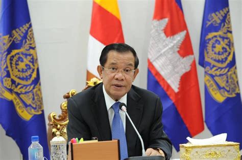 អនុក្រឹត្យស្ដីពីការទូទាត់ត្រង់ចូលគណនីបៀវត្សរបស់មន្ត្រីសាធារណៈតាមប្រព័ន្ធធនាគារ សារព័ត៌មាន នគរវត្ត