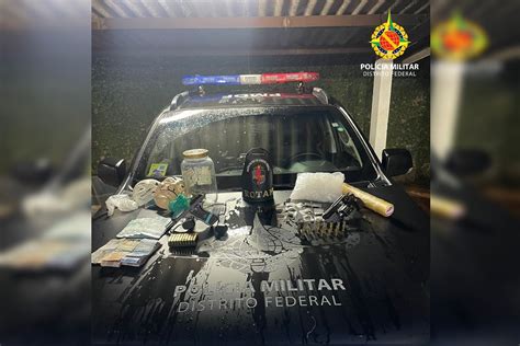 Traficante é Preso Com Drogas Armas Munição E R 5 Mil Na Cintura