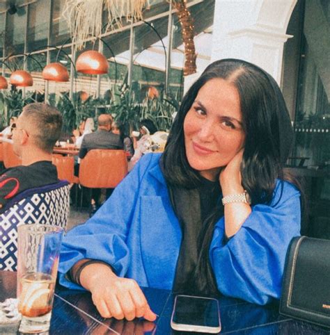 Parisa Roshanis Instagram The Top 10 Photos That Made Waves