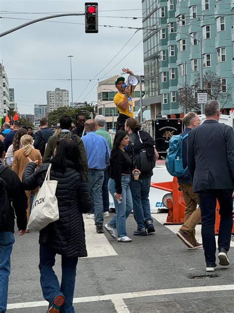 Robin Gareiss On Linkedin Df24 Dreamforce Cx Crm Salesforcear