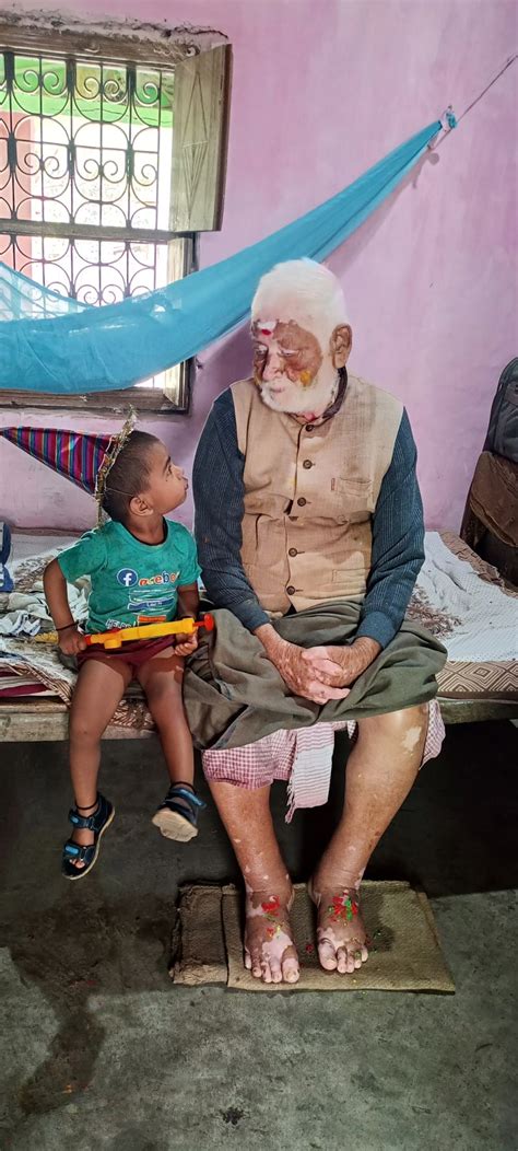 Shiva Nand Jha On Linkedin My Daughter With My Grandfather My Grandfather Is Looking At His