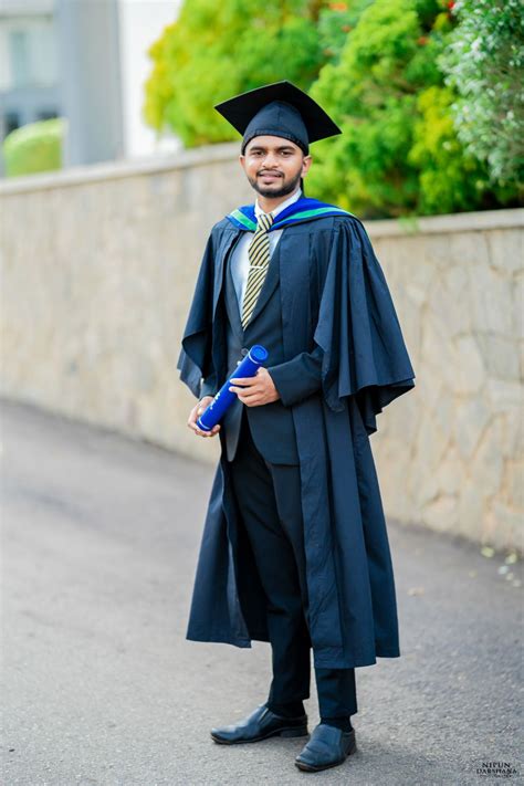 Graduated With Second Class Lower Division With 3 26 Gpa In Bm Hons In Accounting And Finance