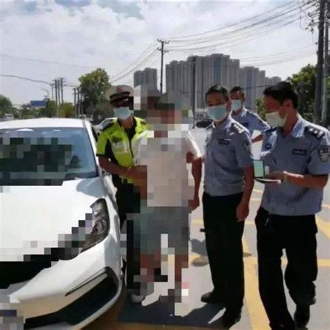 武汉一男子停车堵在交警队出警通道上打开车门时一股酒味传出来 青山 驾驶员 酒精