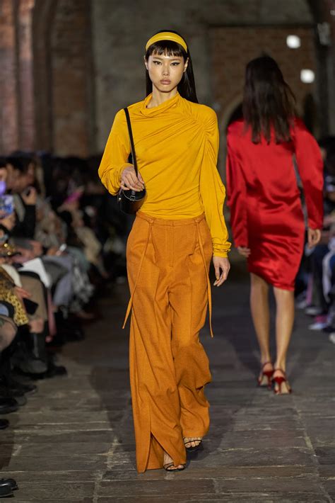 2022 оны Намар Өвлийн тренд болж буй 5 өнгө Stylee