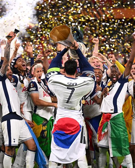 손흥민 트로피 뒷모습 역대급 ㄷㄷㄷㄷㄷ 유머 움짤 이슈 에펨코리아