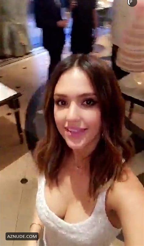 Jessica Alba Cleavage At The Honest Company Promo Event In New York Aznude