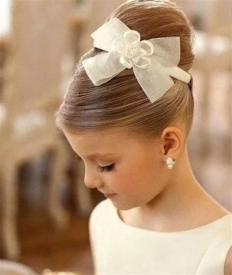 Зачіски на випускний в садку Мода