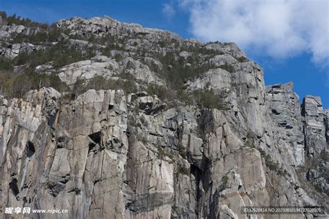 陡峭嶙峋的壮丽山壁摄影图 自然风景 自然景观 摄影图库 昵图网