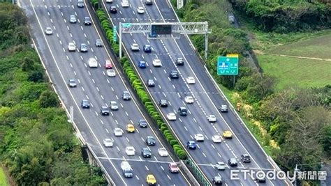 「插隊哥」下交流道硬擠連貫車陣 遭罰3000不服上訴結果曝 Ettoday新聞雲 Line Today